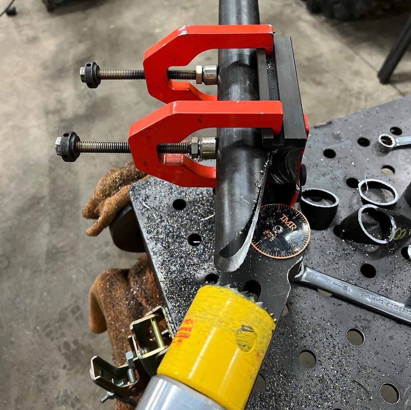 THE GRIZZLY Hole Saw Tube Notcher – TMR Customs